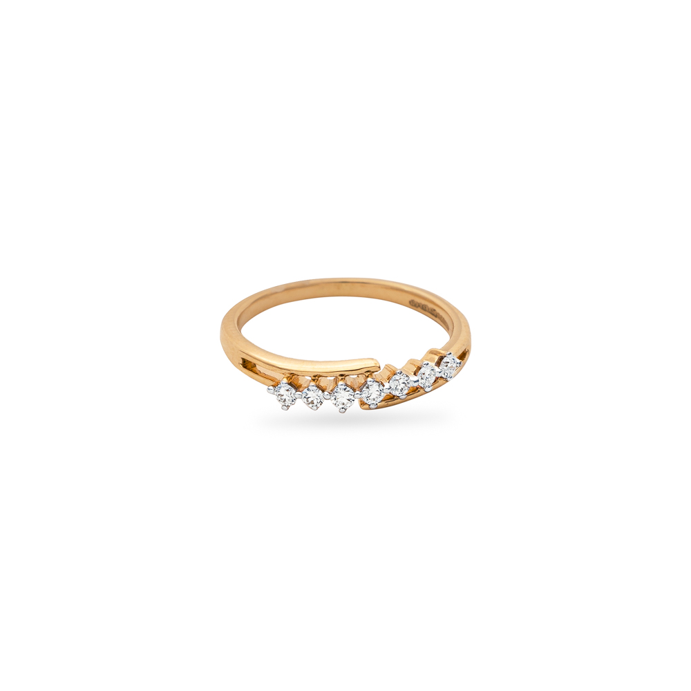Buy Streak of Brilliance Gold Diamond Ring at Best Price | Tanishq US