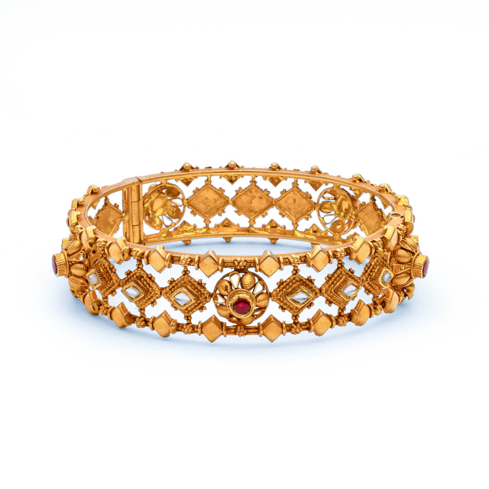 Buy Celestial Gem Gold Bangle at Best Price | Tanishq US