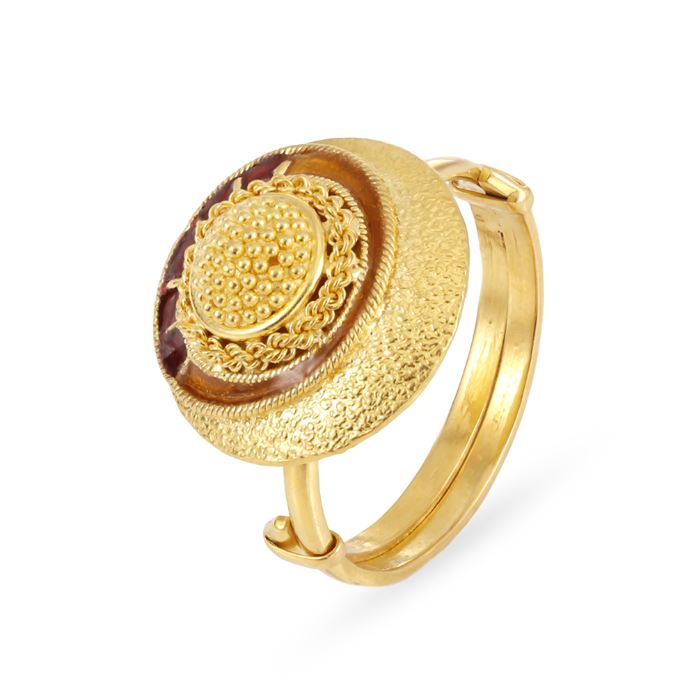 Buy Regal Textured Gold Ring at Best Price | Tanishq US