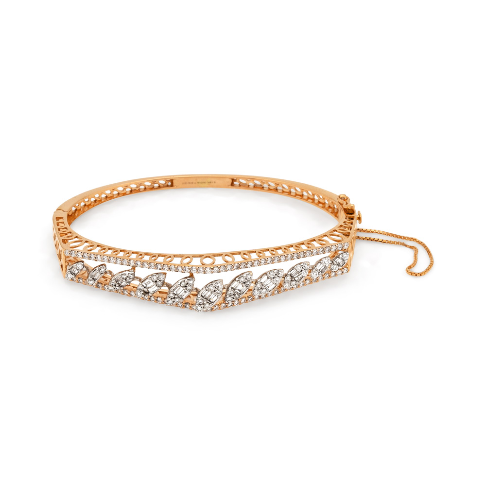 Buy Statement Gold and Diamond Bangle at Best Price | Tanishq US