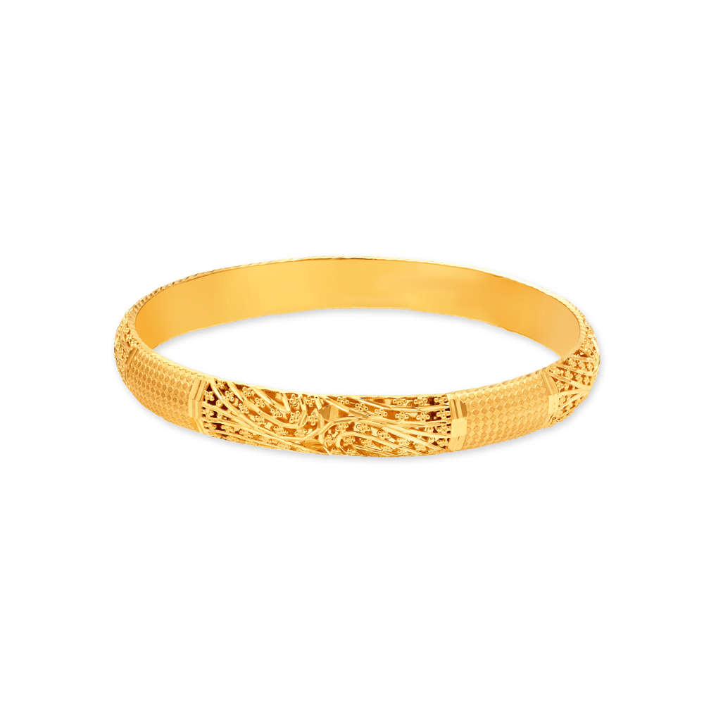 Buy Dazzling Gold Bangle at Best Price | Tanishq US