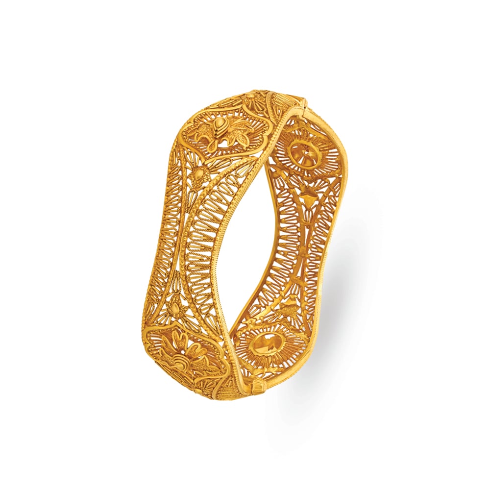 Buy Heavenly 22 Karat Yellow Gold Floral Wave Bangle at Best Price | Tanishq US