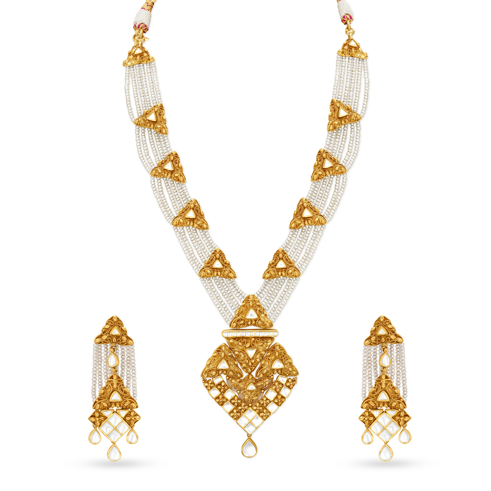 Buy Triangular Gold Necklace Set at Best Price | Tanishq US