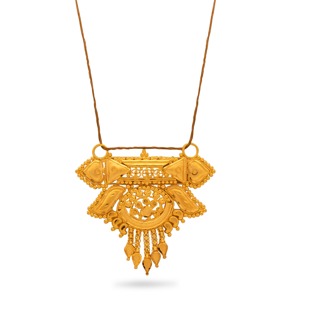 Buy Sacred Symphony Gold Pendant at Best Price | Tanishq US