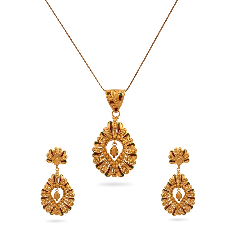 Buy Gilded Oasis Pendant & Earrings Set at Best Price | Tanishq US