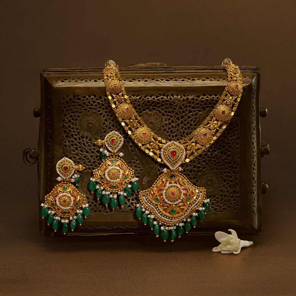Buy An Ode to History Necklace Set with Pearl Gehri at Best Price Tanishq US